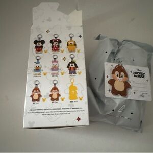 POP MART | Accessories | Pop Mart X Disney Mickey Family Cute Together ...